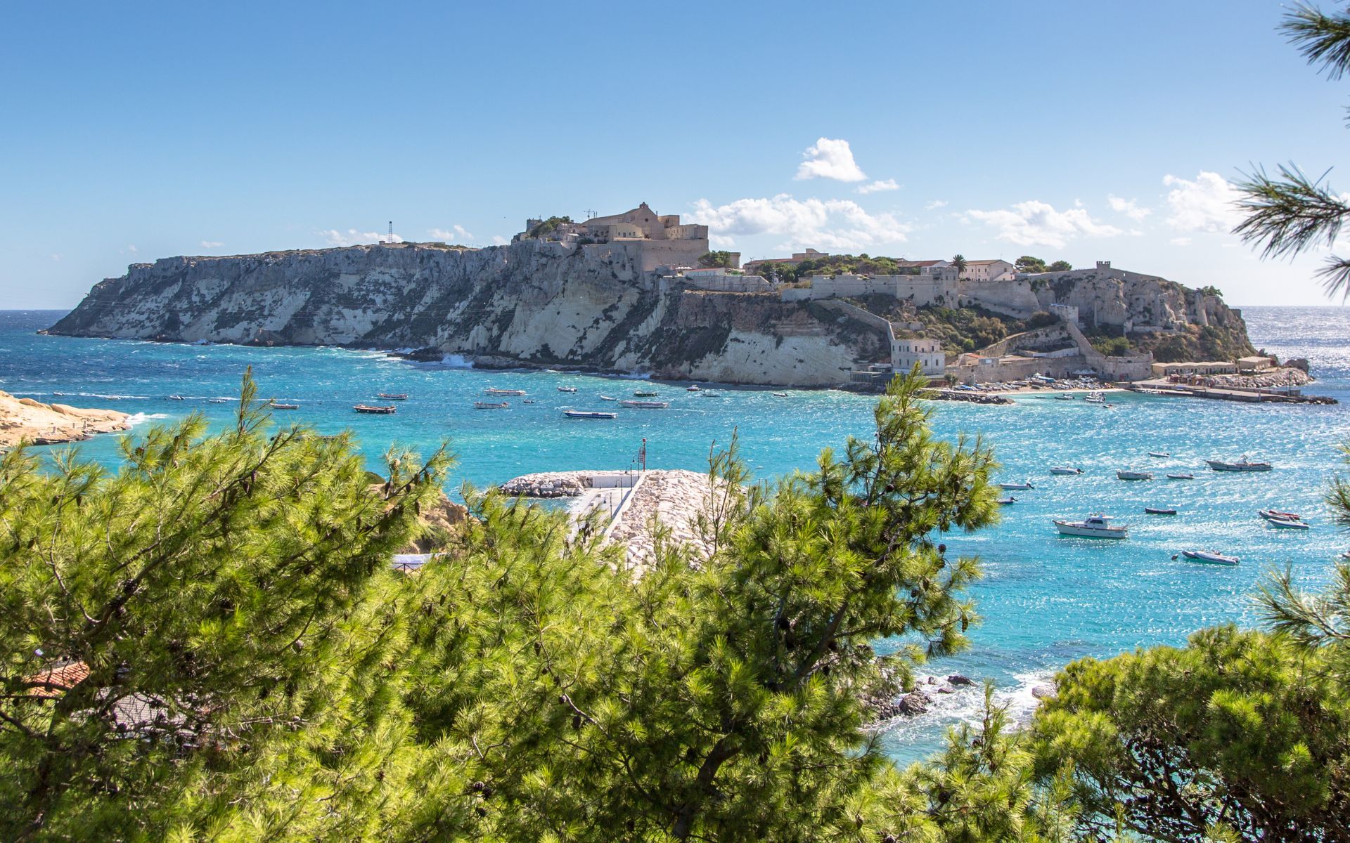 Traghetti e Aliscafi Tremiti: Offerte e Biglietti 2026 | TraghettiPer